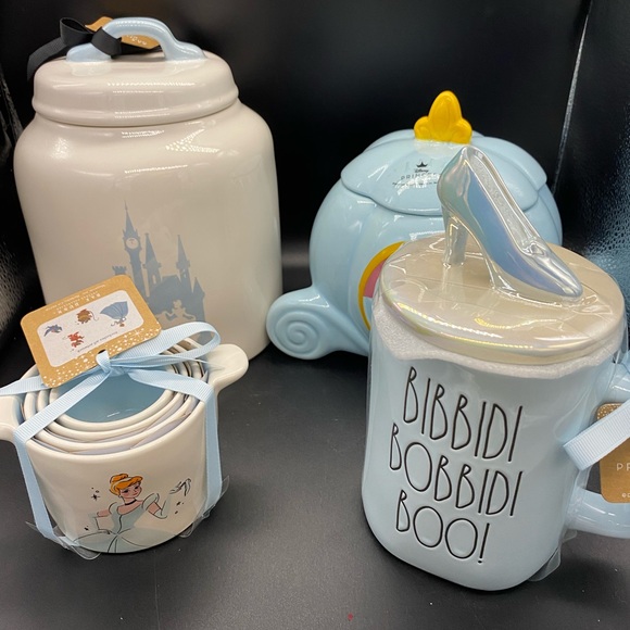 Rae Dunn | Kitchen | Rae Dunn Cinderella Measuring Cups Set Of 4 Nwt ...